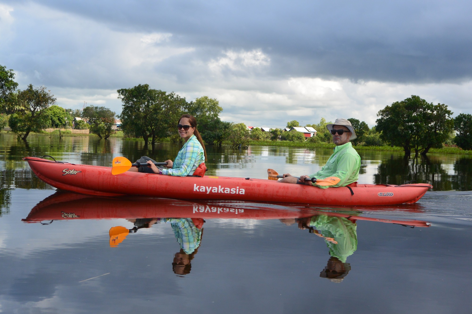 Kayaking Adventures on The Tonle Sap Lake – Stilted Village - Indochine ...